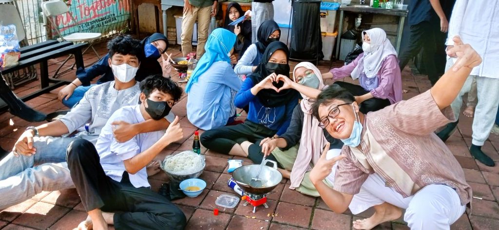 SMP the Indonesia Natural School: Mengembangkan Potensi